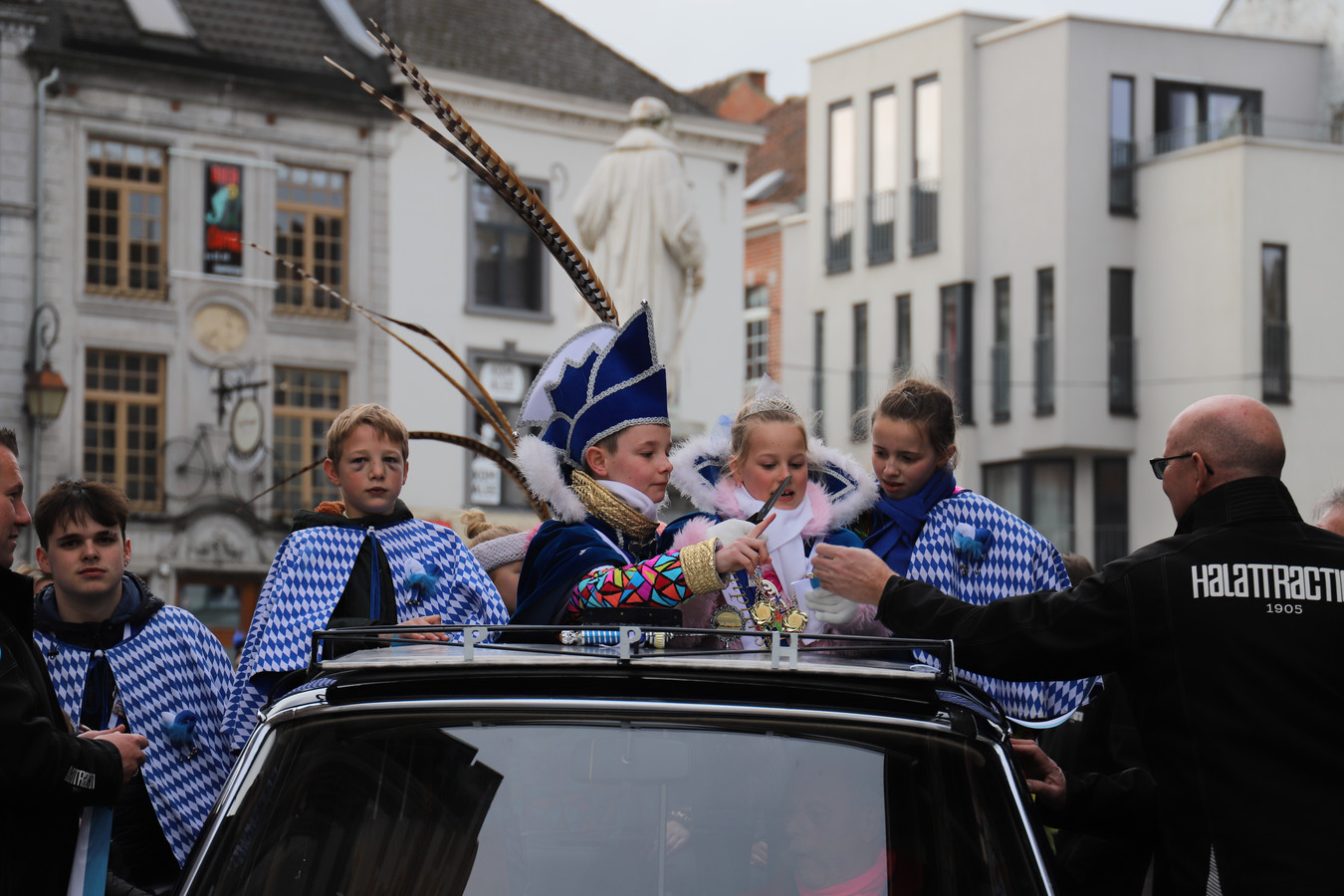 IN BEELD. Mini-prinsenpaar Vince en Kytana openen officieel de grote ...