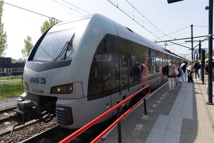 Met de trein naar Düsseldorf? Dan ben je soms bijna drie uur onderweg ...
