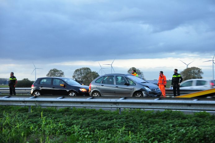 Ongeluk met vier auto's op A59 bij Waalwijk | Waalwijk | bd.nl