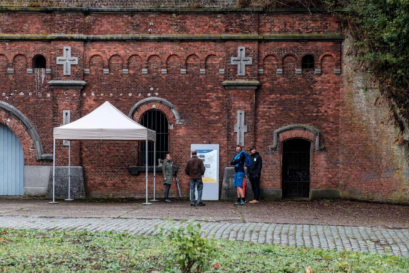 Buurtbewoners maken kennis met het Fort van Wommelgem tijdens ...