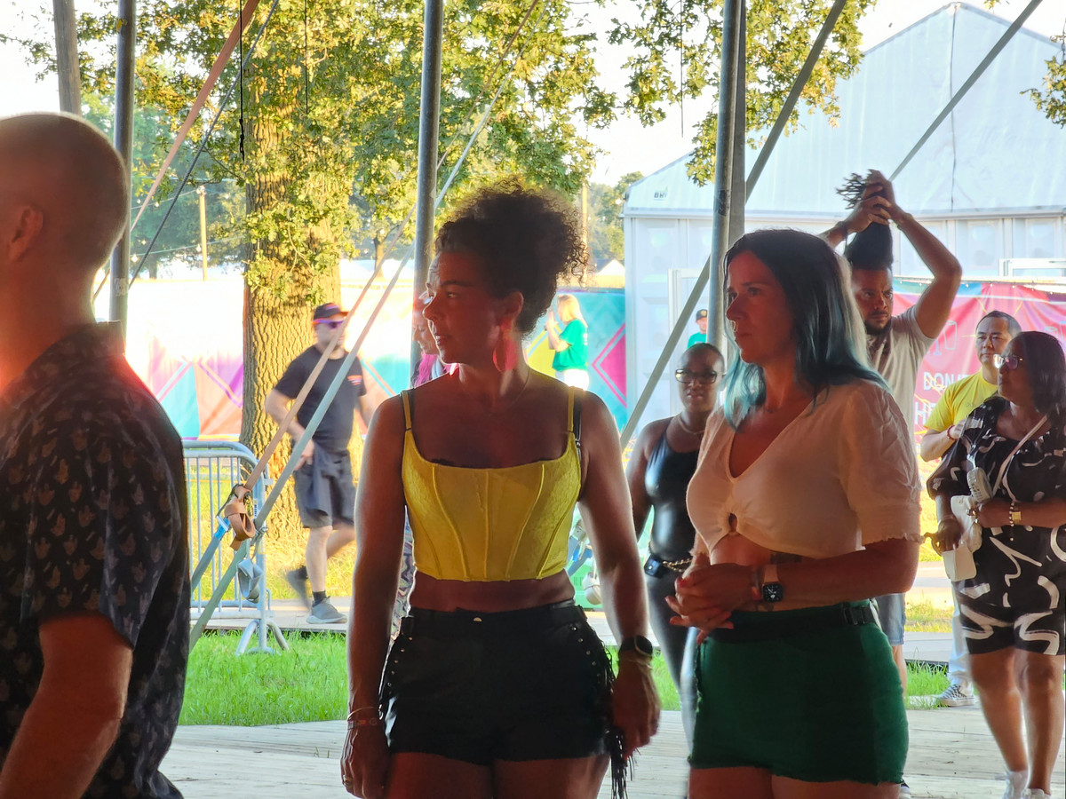 IN BEELD. 40ste Antilliaanse Feesten gestart onder stralende zomerzon ...