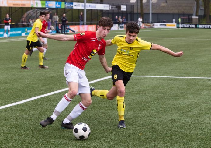 17-jarige Tijn Vorstenbosch treedt bij Rhode in de voetsporen van vader ...