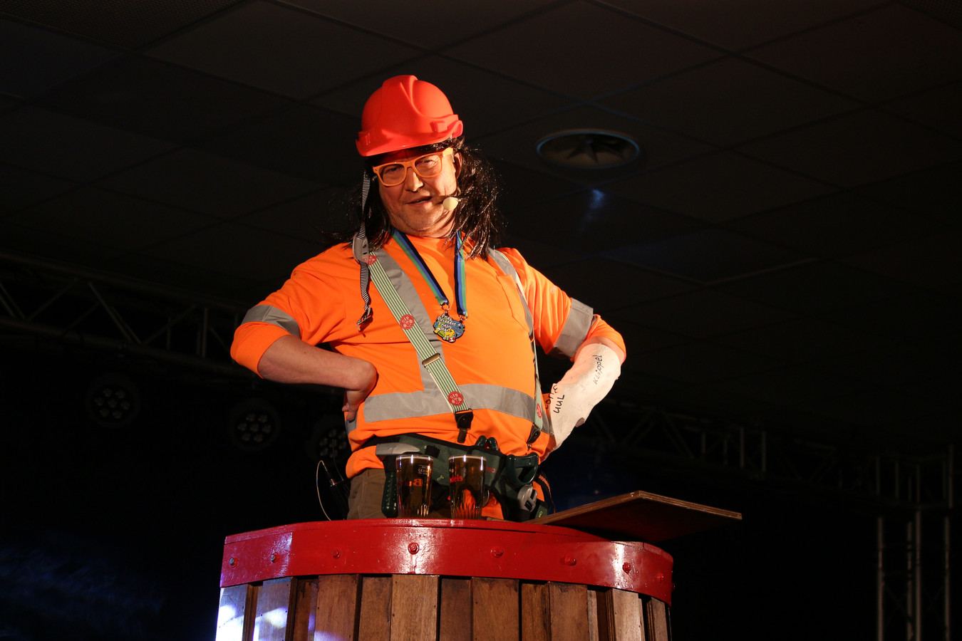 Jonge talenten en oudgedienden zorgen voor vermakelijke bonte avond in ...