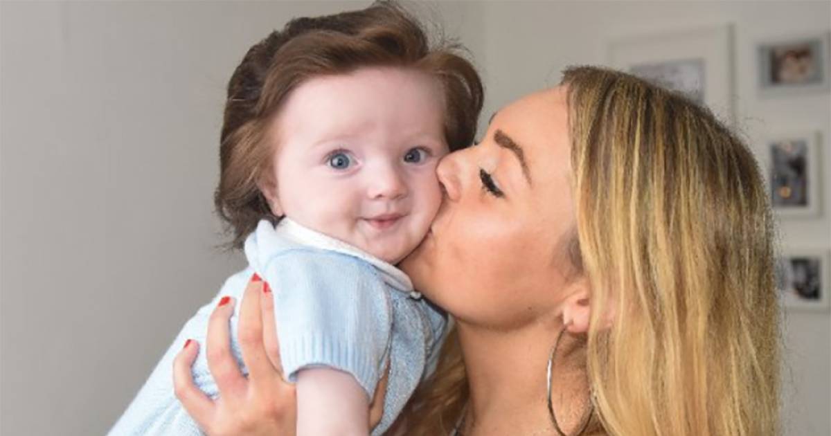 Baby Bobby heeft voor zijn leeftijd al extreem lang haar | Bizar | AD.nl