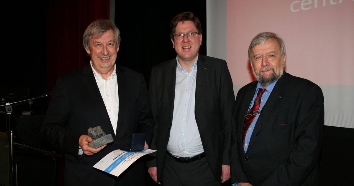 Staf Thomas krijgt prijs voor carrière | Tienen | hln.be