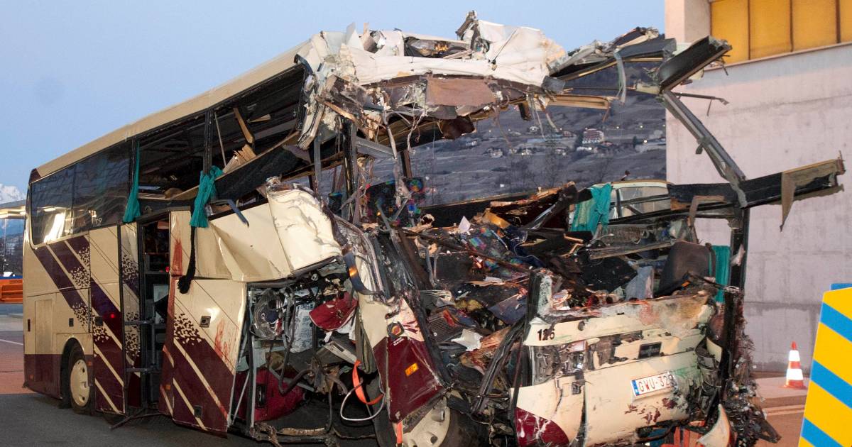 'Geen verband tussen medicijnen en busramp Sierre' | Binnenland | AD.nl