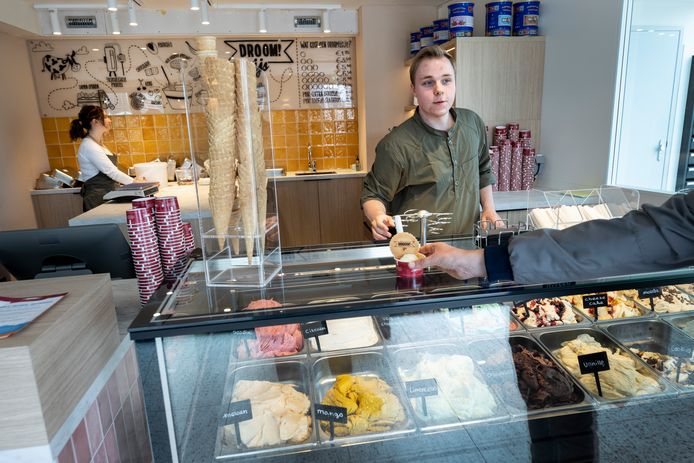 Nils (21) heeft ADHD, dankzij deze ijssalon kan hij z'n energie kwijt ...