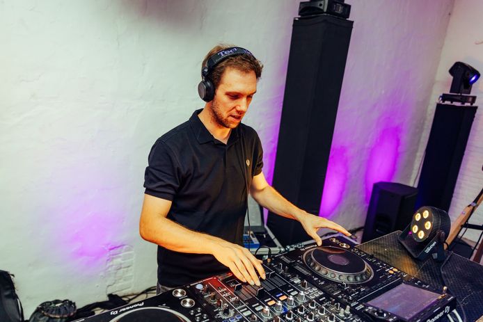 Nieuwe plaat van DJ Dosschy opgepikt door platenlabel van Dimitri Vegas & Like Mike ...