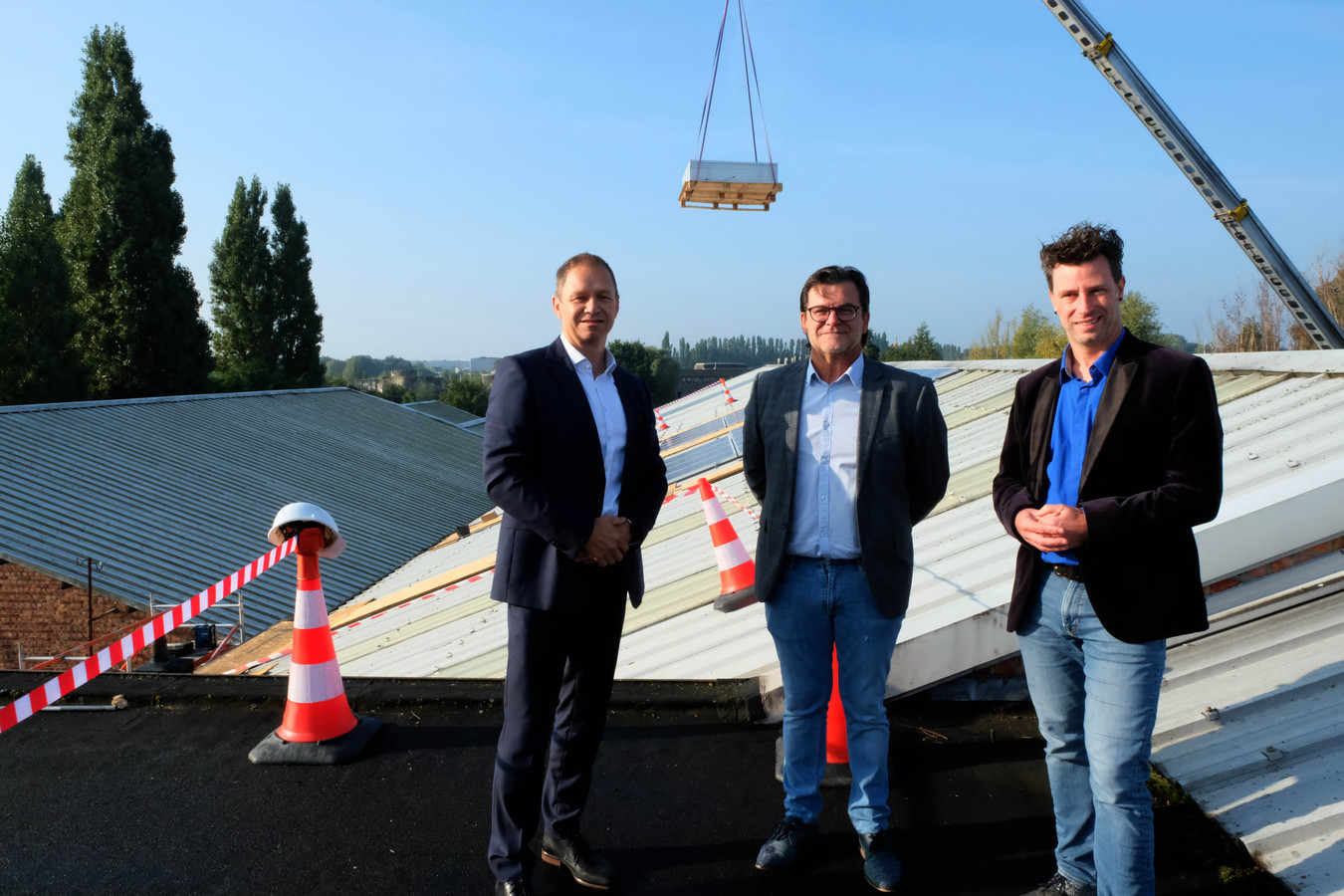 Kringloopwinkel krijgt 35 ‘tweedehands’ zonnepanelen van Eneco ...