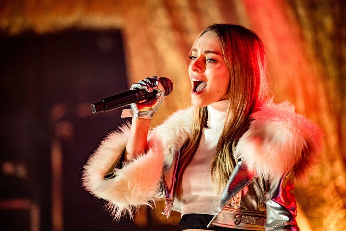 KIJK. Een maand voor grote Sportpaleis-shows: Camille brengt nieuwe ... KIJK. Een maand voor grote Sportpaleis-shows: Camille brengt nieuwe ...
