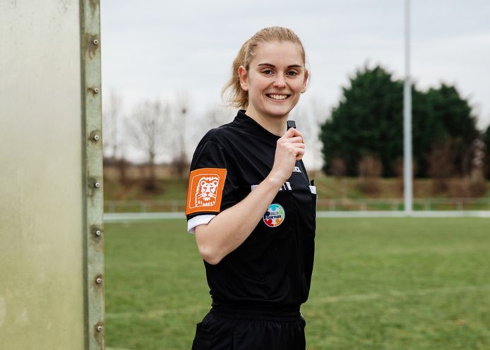 Viki De Cremer bouwt aan carrière als scheidsrechter: “Steeds beter en ...
