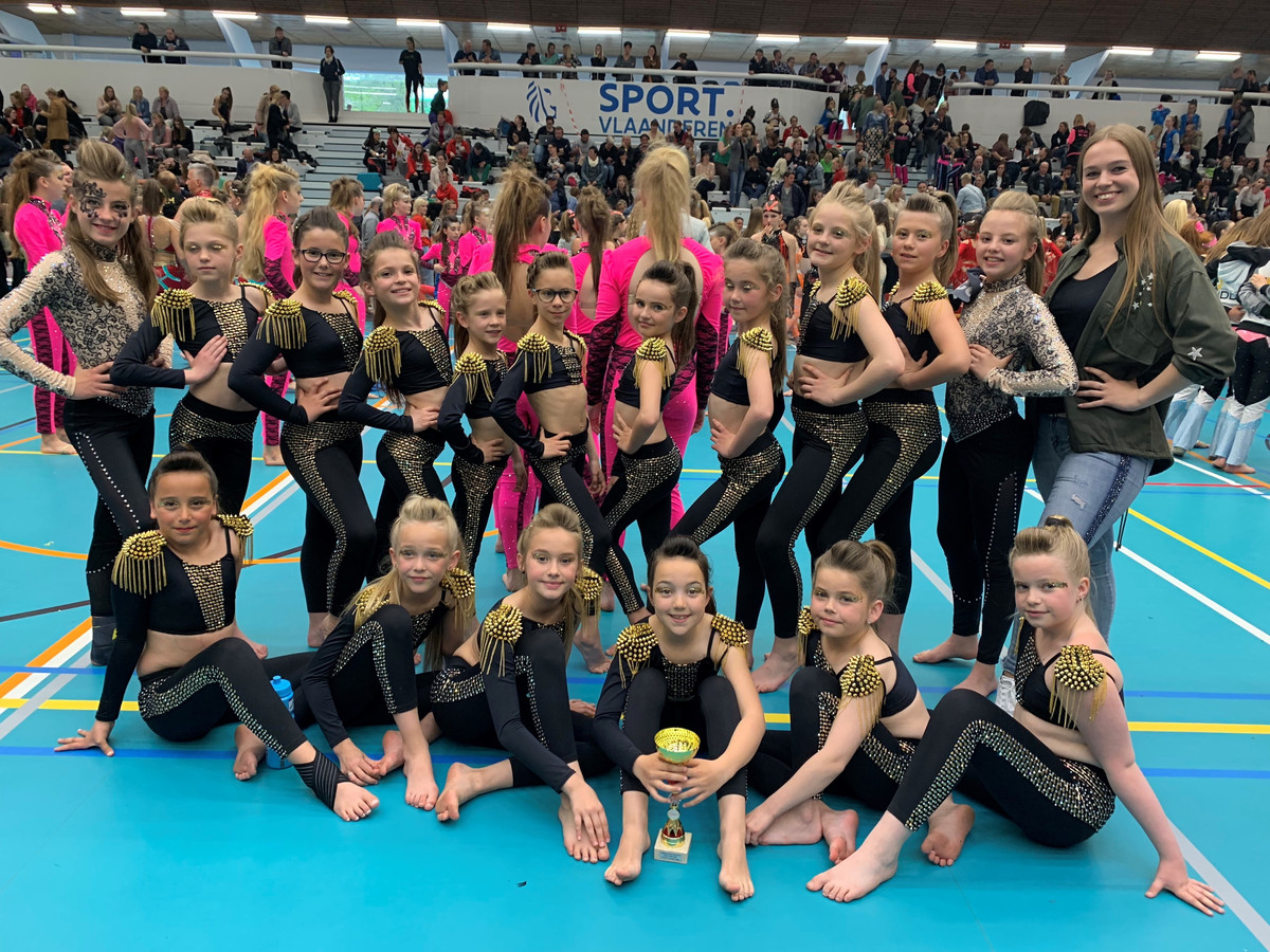 Hypnosis Dance Academy Drievoudig Kampioen Op Vlaams Kampioenschap Discodansen Foto Hlnbe