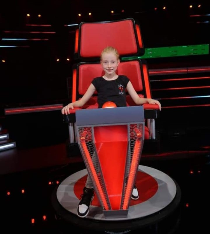 Fay (10) uit Waalwijk deed mee aan ‘The Voice Kids’, maar of ze ooit ...
