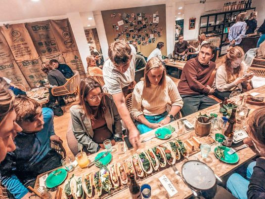 NET OPEN. Van foodtruck tot pop-up: “We serveren taco’s en koffie op ...