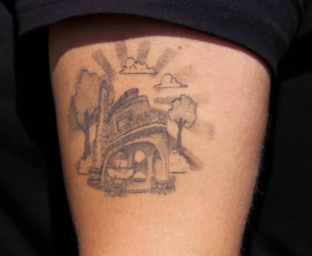 Tilburgse Mariano (23) liet K3-tattoo zetten: ‘Zij zijn een deel van ...