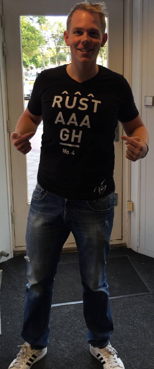 'Rustaaagh'-shirt te koop bij broertje van ADO-speler | Nederlands ...