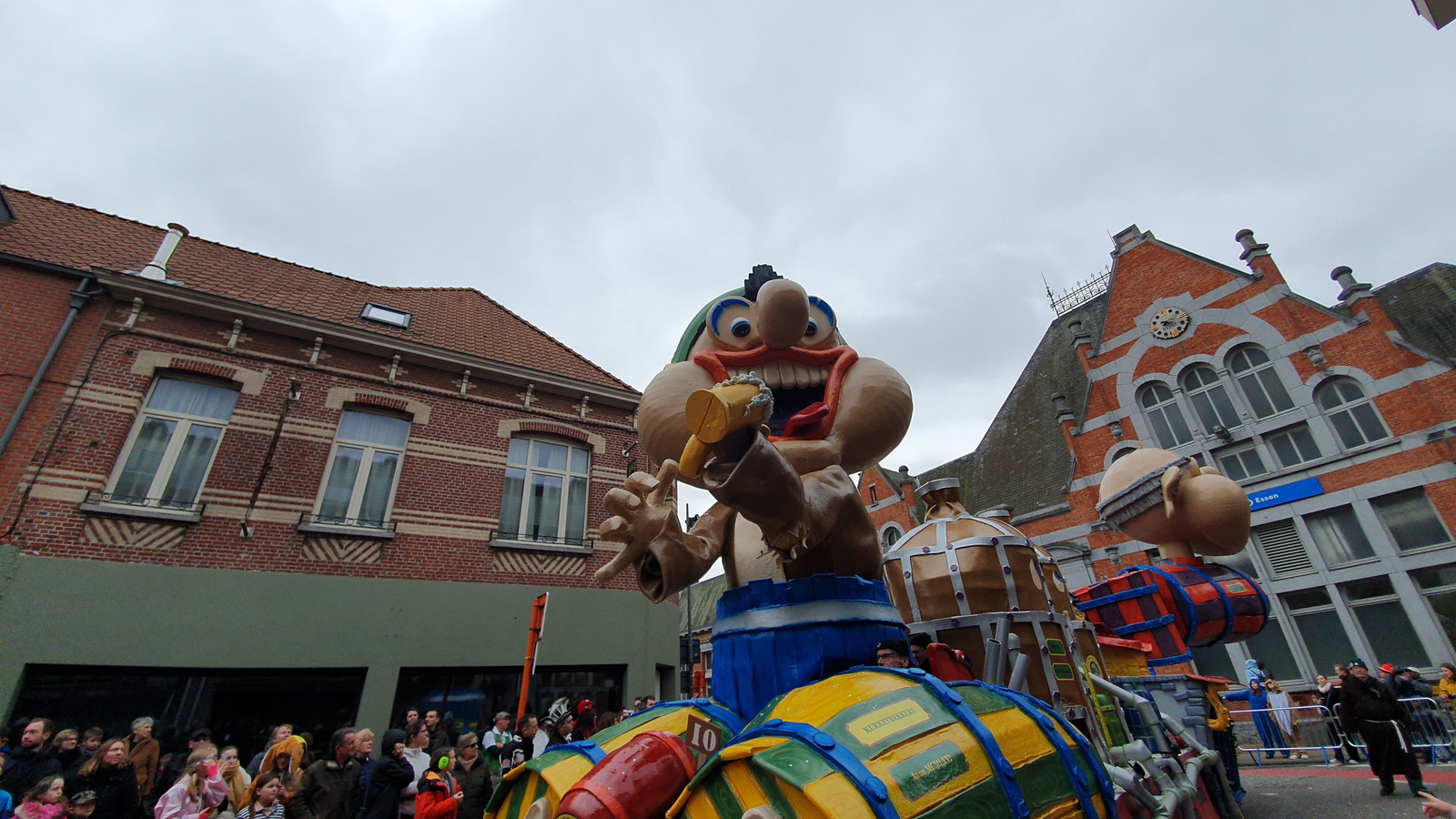 IN BEELD. Carnavalsstoet in Ossenkoppenstad | Foto | hln.be