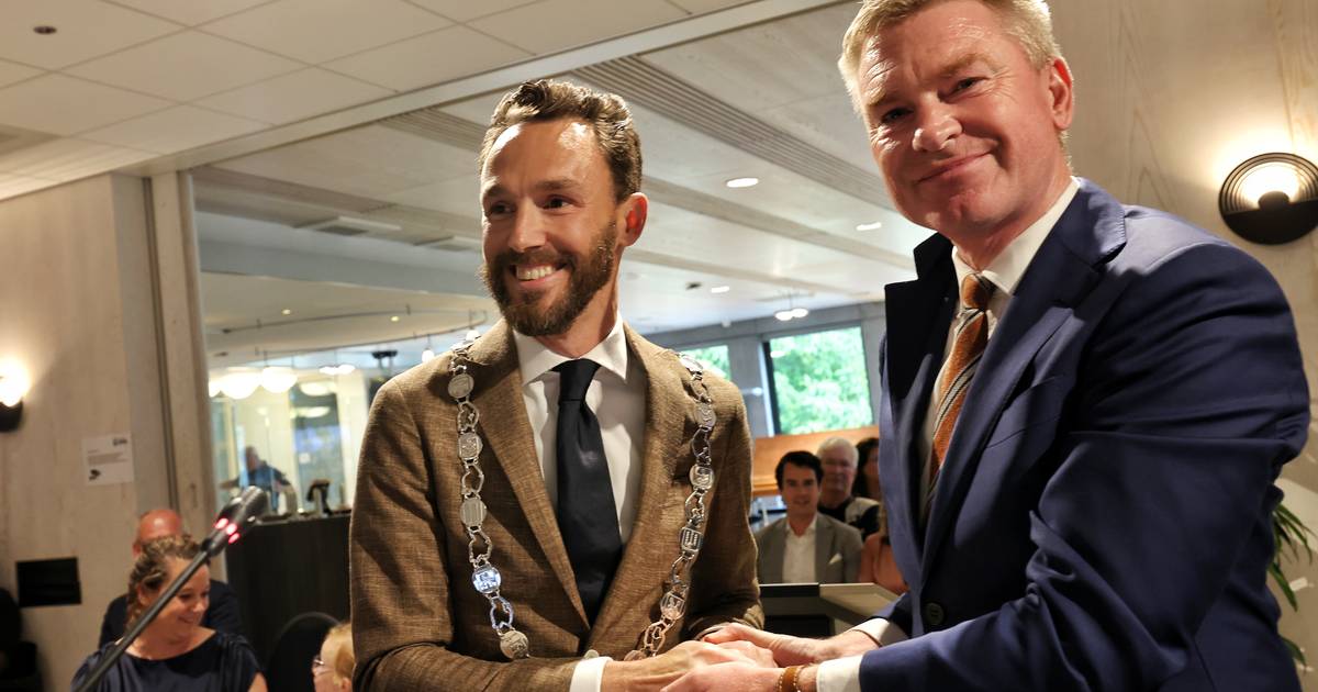 Arno Scheepers aangetreden als burgemeester: ‘Hij kan Voorne aan Zee ...