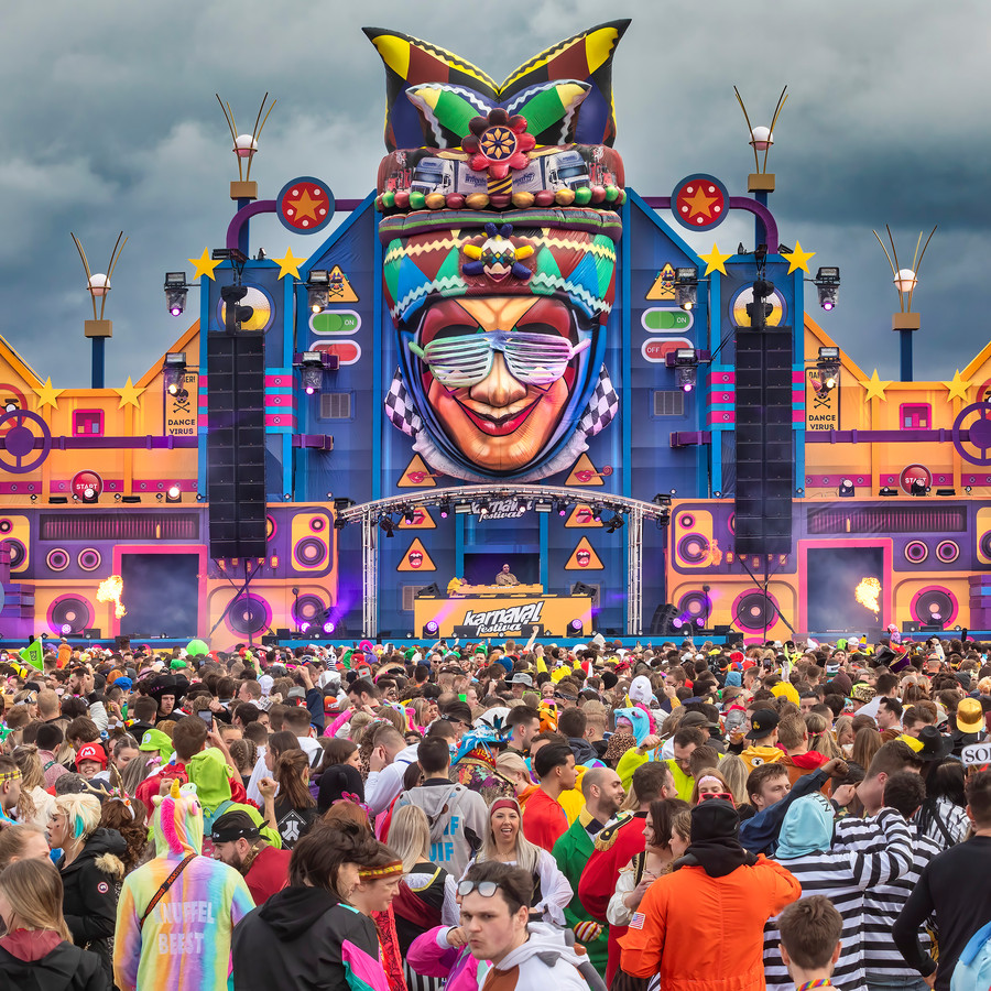 Eindelijk hossen, hakken en springen voor Karnaval Festival in ...