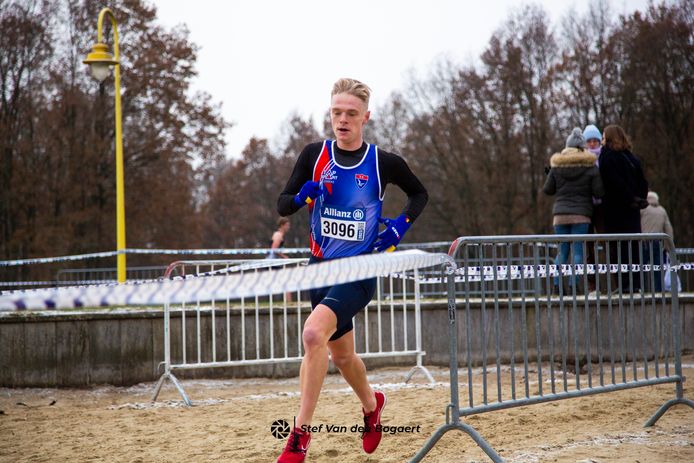 Bjarne Rasschaert na overwinning op de ACES Wichelen Veldloop ...