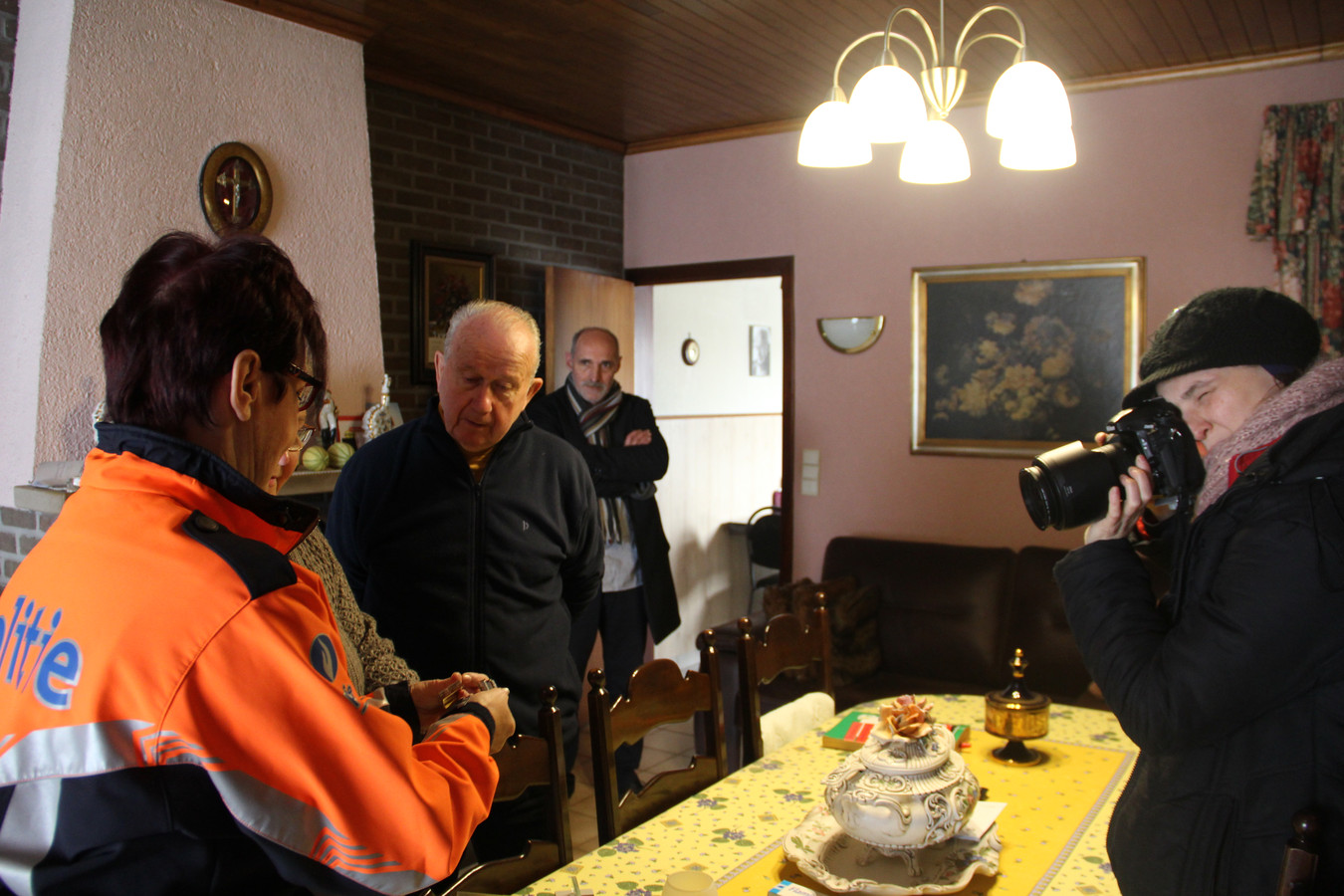 Zo zag je de politie nog nooit | Foto | hln.be