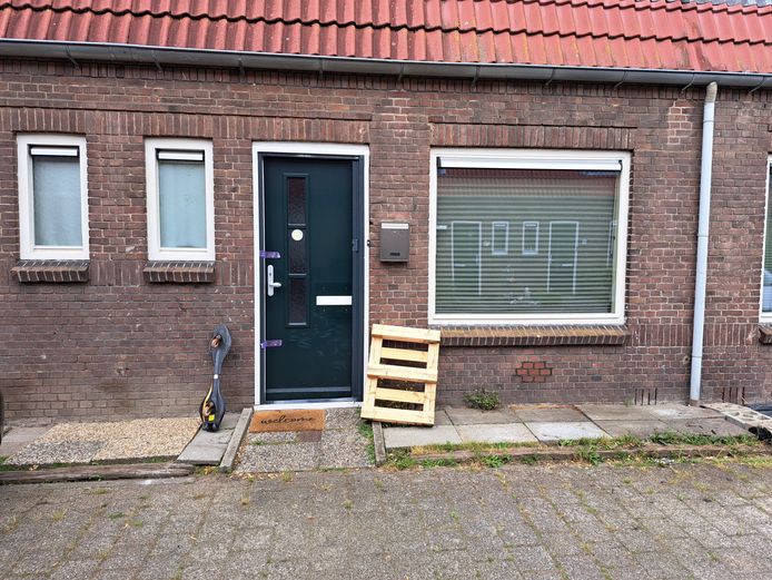 Man die op politiebureau overleed is 38-jarige ‘behangkoning’ Jeffrey | 112 nieuws Apeldoorn ...