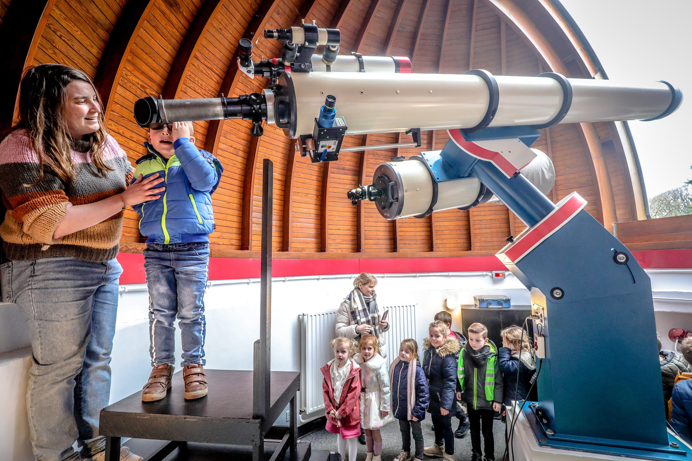 Volkssterrenwacht Cozmix heropent met comfortabelere zetels én nieuwe gadgets om de hemel te ...