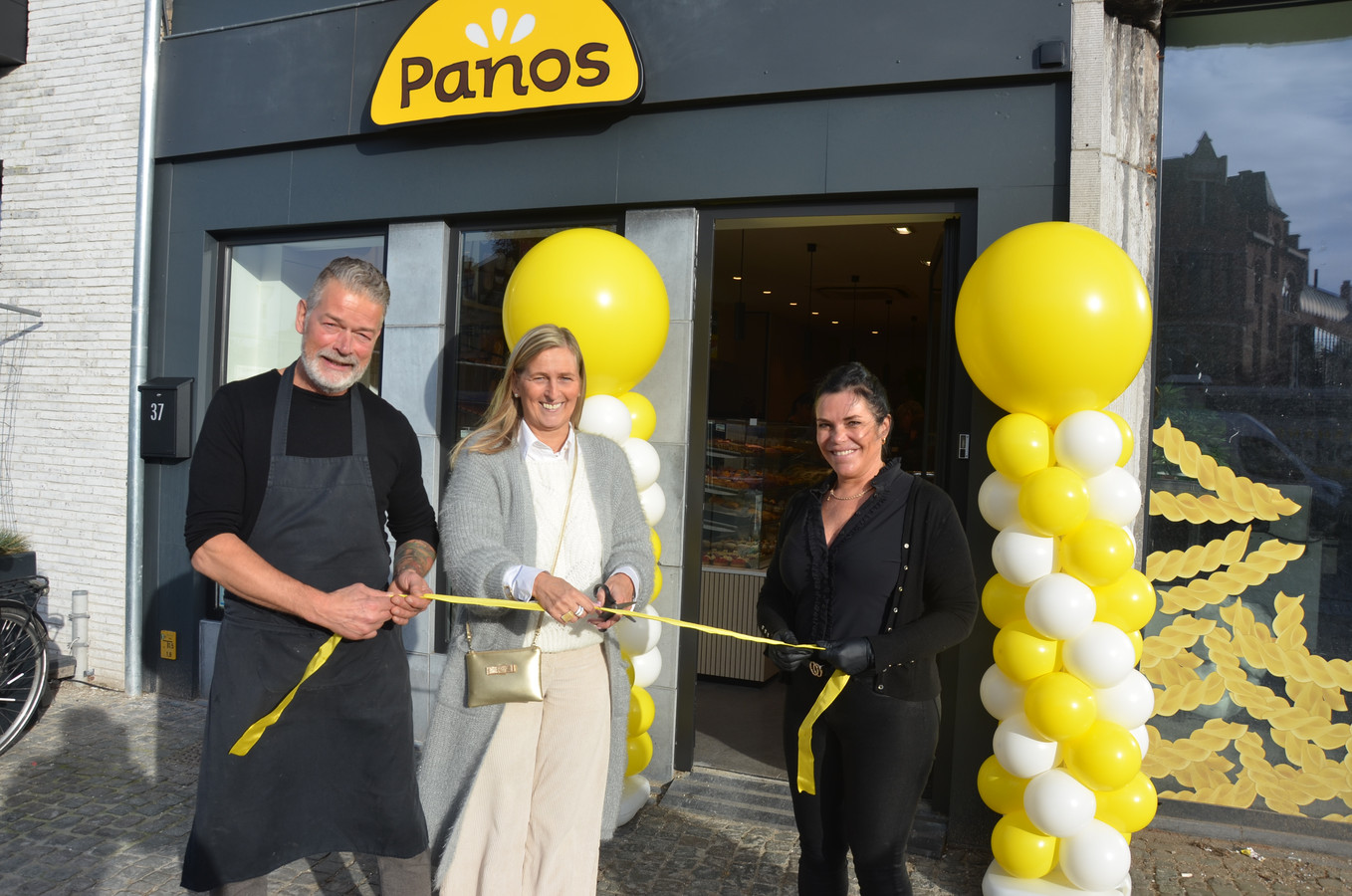 Panos op Markt viert 25-jarig bestaan met vernieuwde winkel | Foto | hln.be