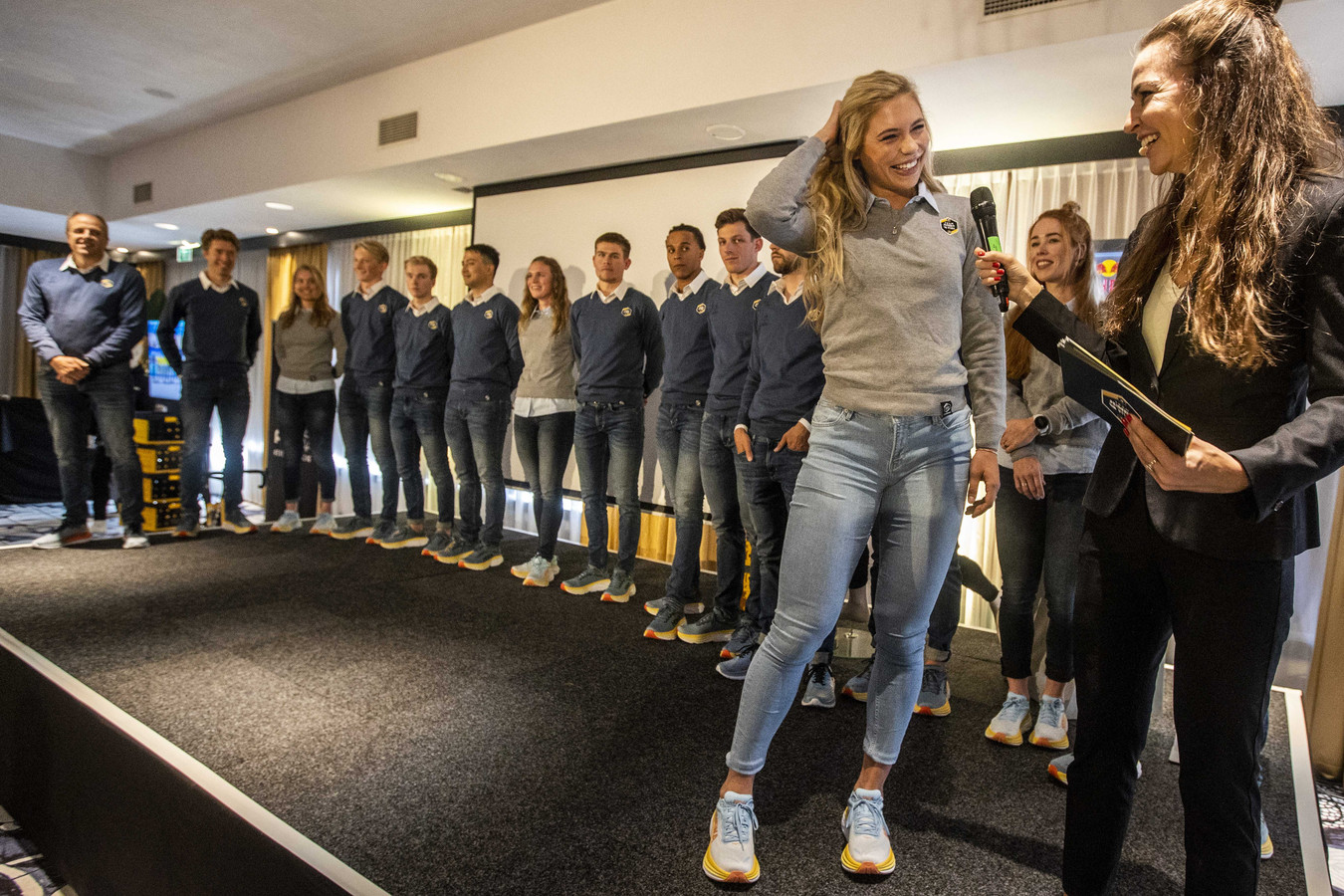 Jutta Leerdam slaat over de kop na frontale botsing op de fiets: ‘Ik ...