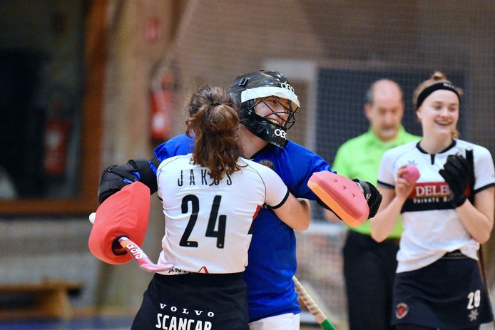 Dragons met keeper Marie Goethals de Mude naar play-offs indoorhockey ...