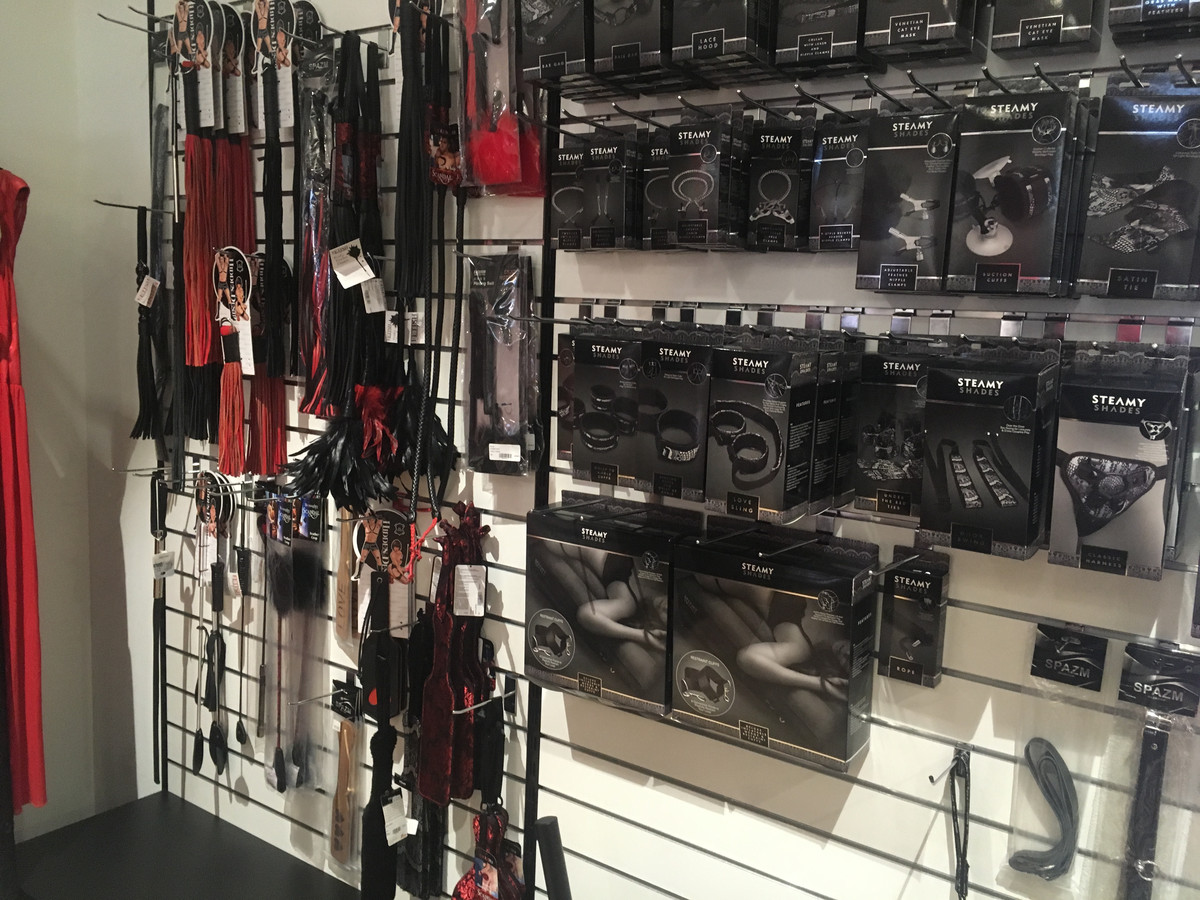 Gebruikte seksspeeltjes zijn geruild aan Boomsesteenweg: nieuwe ‘loveshop’ Babylon is open ...