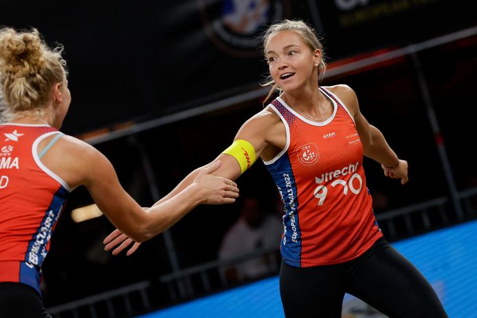 Beachvolleybalzusjes Van Driel over het niet meer samen spelen: ‘We ...