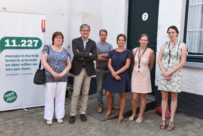 Managers helpen 250 arme gezinnen | Kortrijk | hln.be