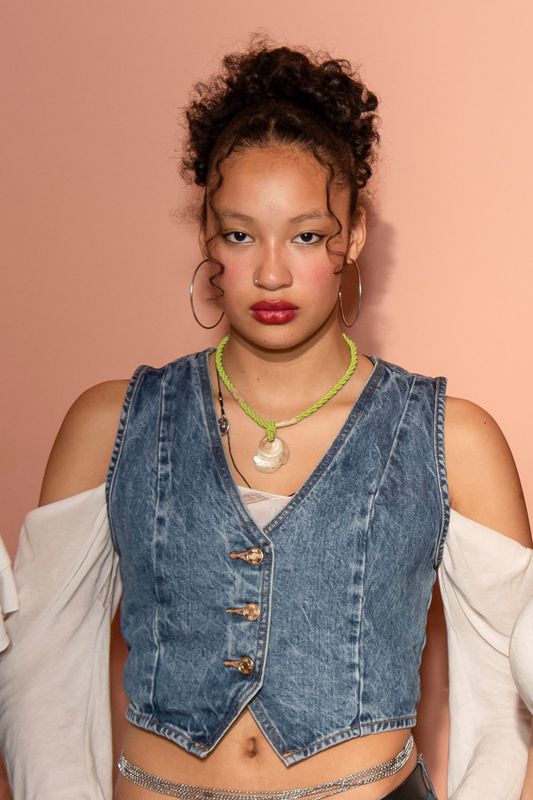 “We zijn geen vrouwen die zomaar alles aannemen”: bekijk hier de eerste ...