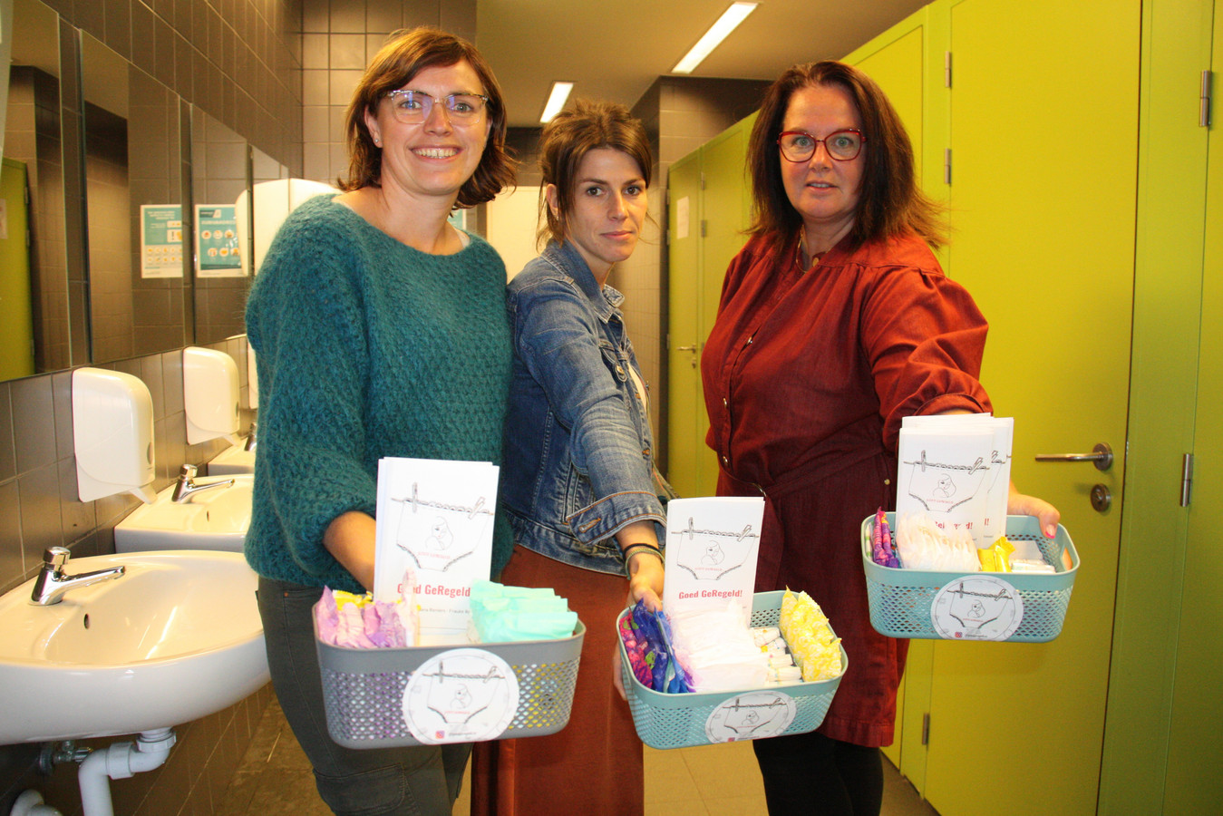 Leerlingen VTI Oostende leverden 100 handgemaakte menstruatiekastjes ...