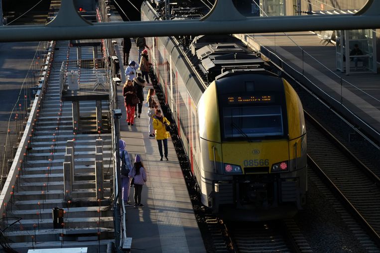 NMBS trekt tarieven fors op vanaf 1 februari 2023, minister Gilkinet ontevreden: ‘Slecht signaal’