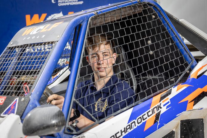 Nathan (17) wint Europese titel autocross: 'Ik heb nooit echt naar ...