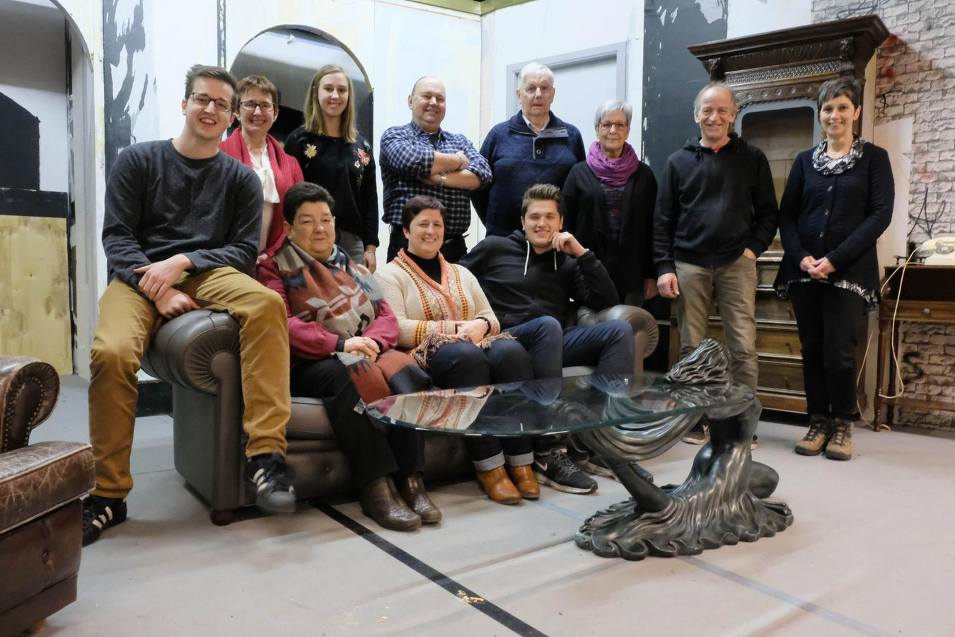 Kleinzoon regisseert oma | Foto | hln.be