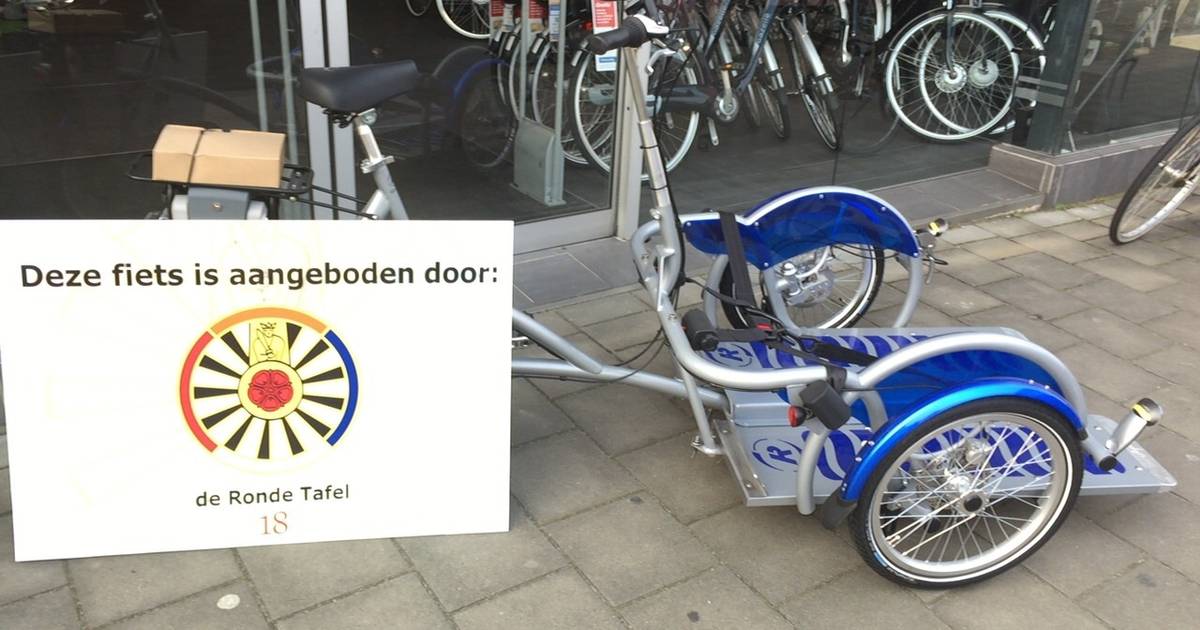 VeloPlus-rolstoeltransportfiets voor Enschedese stichting Kloek-huis ...