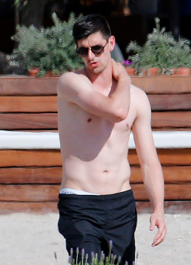 Les vacances de Thibaut Courtois à Ibiza | Foto | 7sur7.be