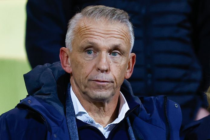 Vitesse presenteert Edward Sturing als opvolger Phillip Cocu: ‘In deze ...