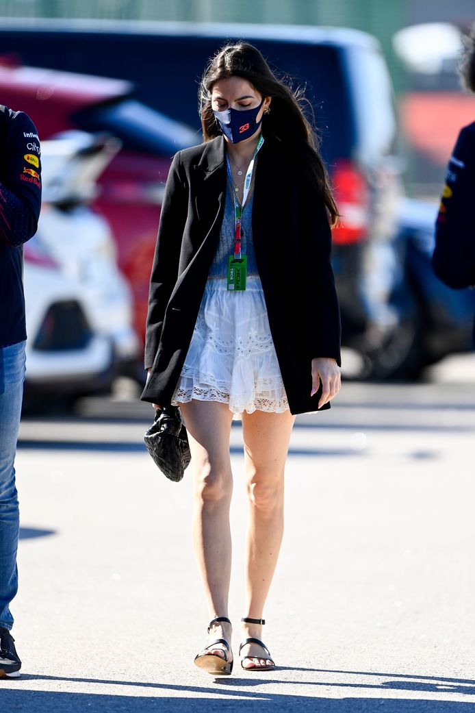 Braziliaans model Kelly Piquet (32) steelt de show tijdens gloriedag ...