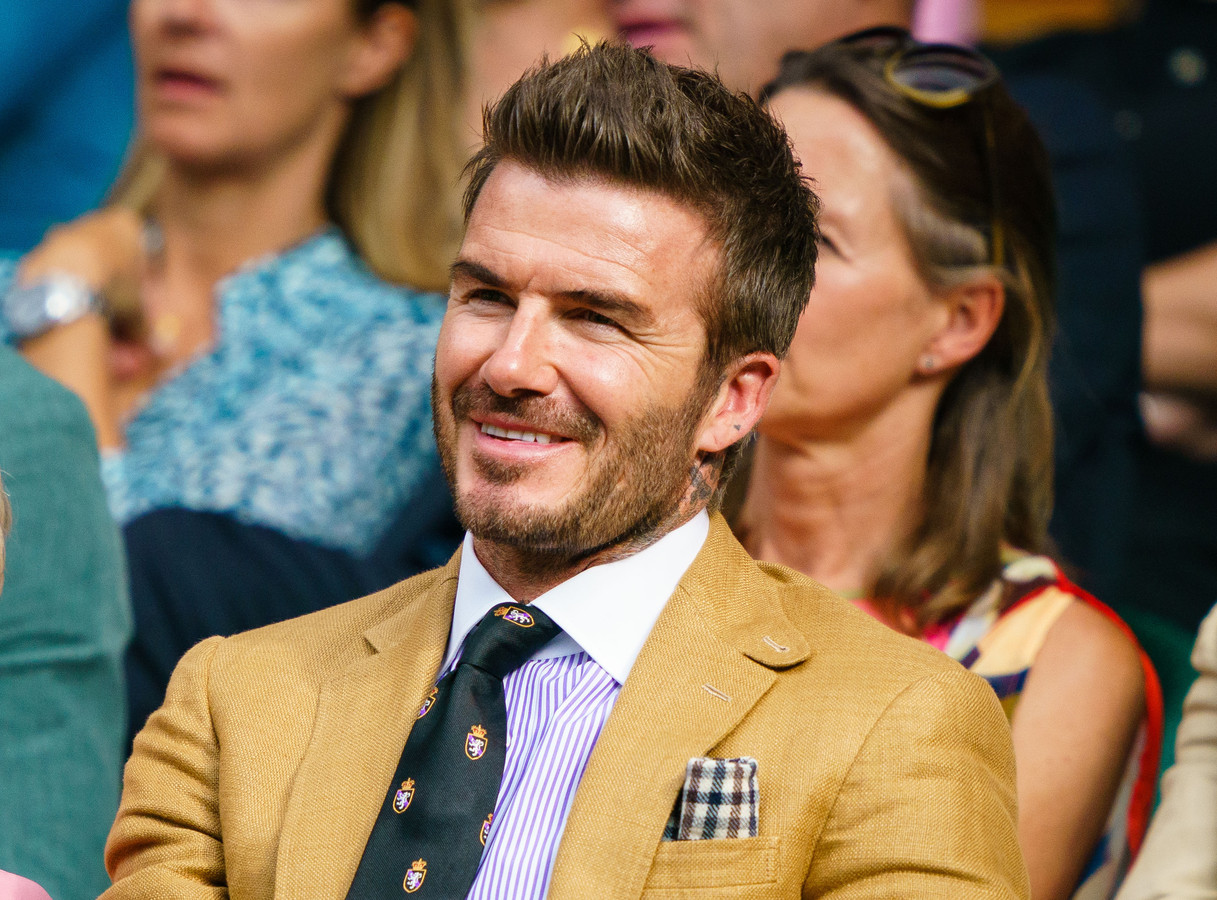 Comedian zet versnipperaar klaar om 11.000 euro te vernietigen: Beckham ...