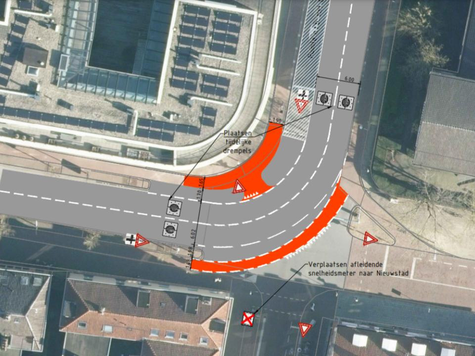 Die hekken bij die kapotte stoplichten: Zutphen moet het er nog even ...