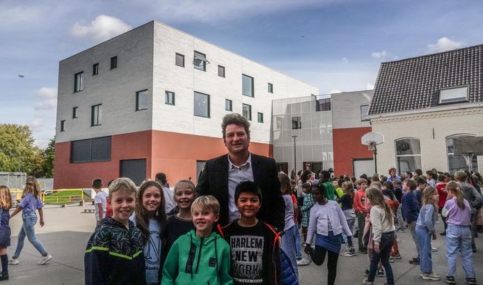 Sint-Jozefsschool stelt nieuwe gebouwen voor: “De energiecrisis? We ...