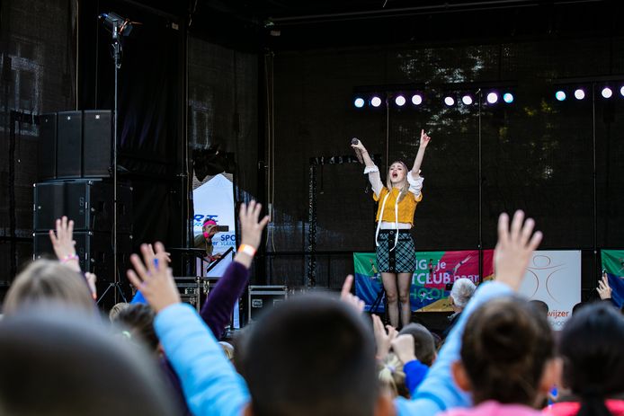 Basisschool De Wegwijzer in Lummen wint optreden van popsensatie ...