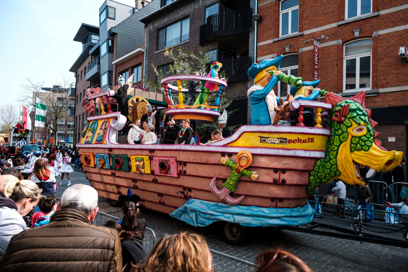 Carnaval in Noord-Limburg: hier trekt de stoet door de straten | Foto ...