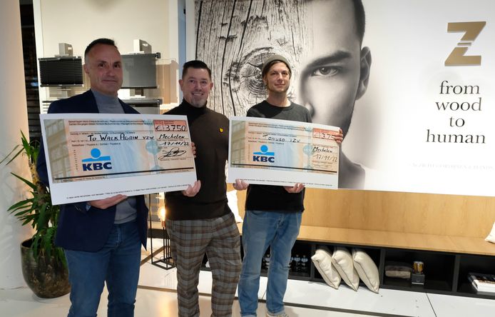 Mechelaar overhandigt cheques aan goede doelen na fietstocht van 3.000 ...