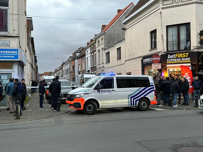 Familie vindt levenloos lichaam van man (53) in woning in Gentse wijk Brugse Poort | Gent | pzc.nl