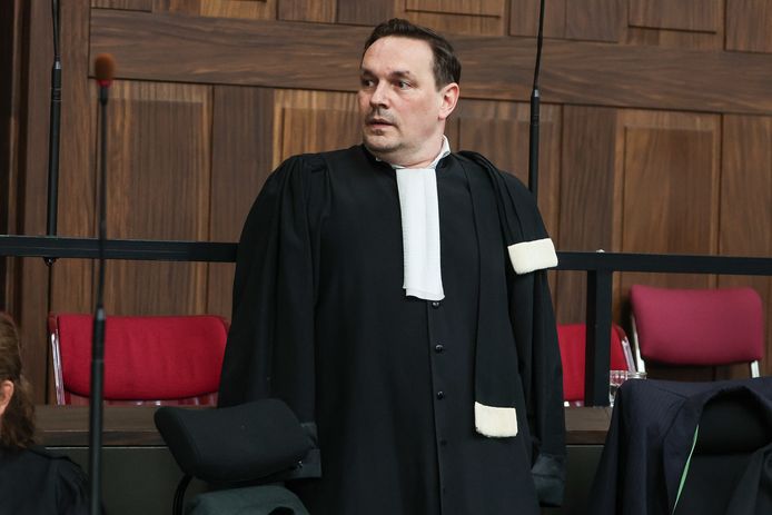 ASSISEN. 17 jaar voor Athena Man. Lorine De Witte mag naar huis ...